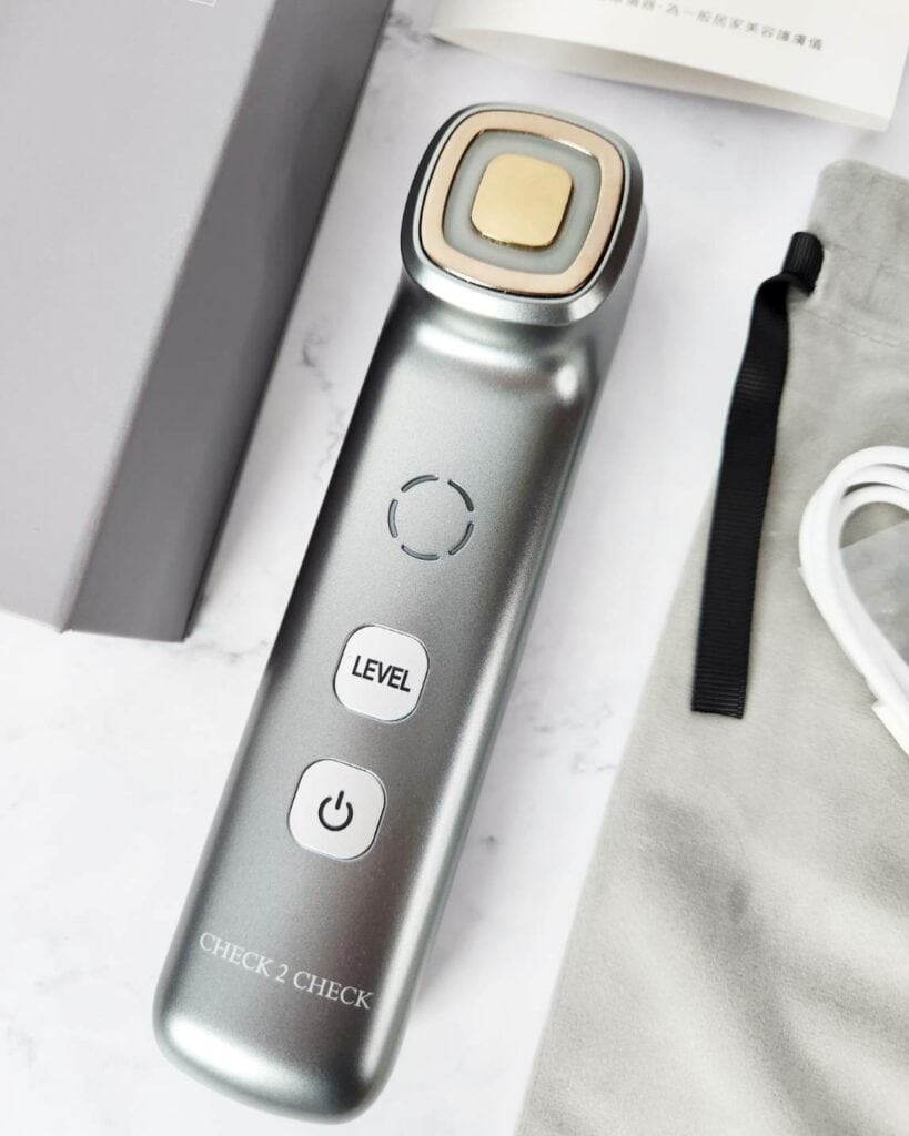 開箱評價∣Check2Check超微電雙波冷熱逆光機，類醫美居家美容儀再進化！ - 林人青 ReOpen